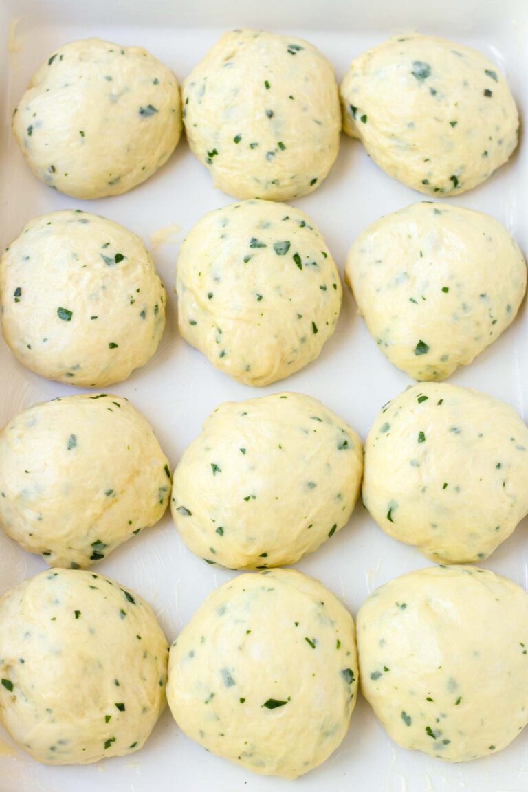Garlic Dinner Rolls - Cooking For My Soul